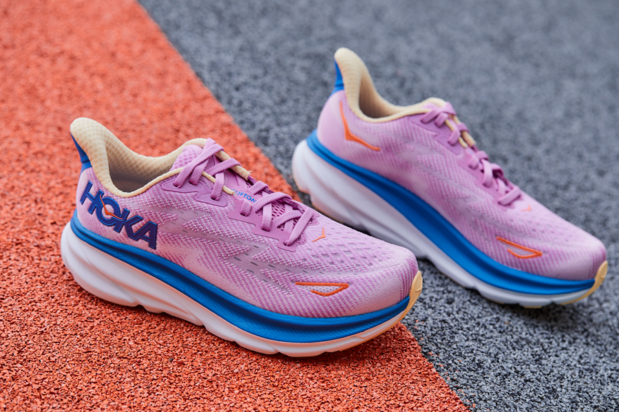 【評測】驚艷加厚不手軟 HOKA 打造全新 Clifton 9 更輕量、更極致緩震感受 | 文章 | 運動筆記