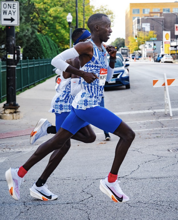 【高端科技衝破速度界限】Kelvin Kiptum 戰鞋備受談論 Eliud Kipchoge 開創跑鞋科技戰 ｜ 運動筆記HK | hk ...