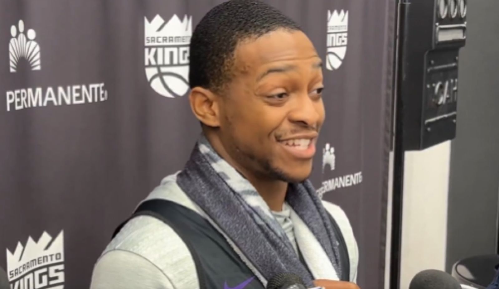 【影片】NBA/ 被Murray問六連敗是否為生涯低潮？Fox表示跟他生涯前三年比這根本不算啥 | 籃球筆記