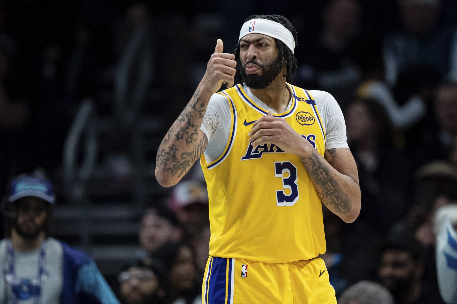 NBA/ Anthony Davis因腹肌拉傷的傷勢 將在一週後進行重新評估 | 籃球筆記