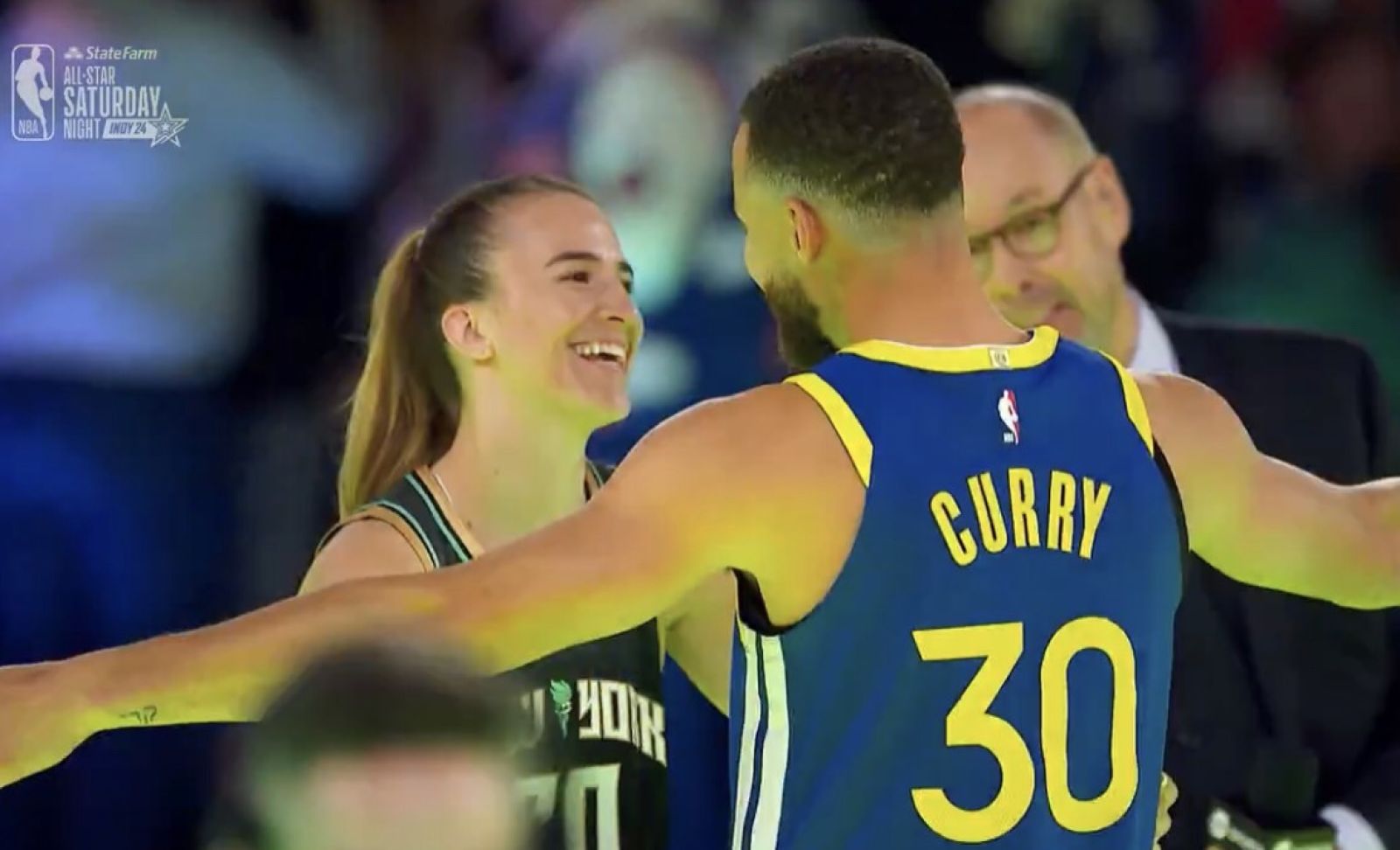 【影片】NBA / 男女籃三分球大賽冠軍對決 Curry3分差擊敗Sabrina | 籃球筆記