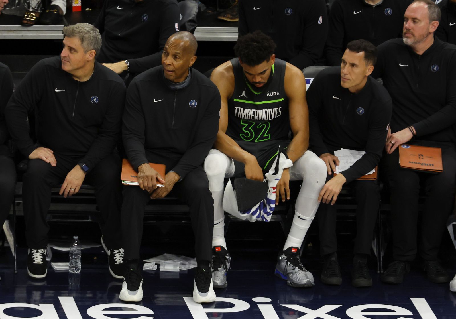 NBA / KAT從未請求交易 Towns陣營對此感到震驚 | 籃球筆記