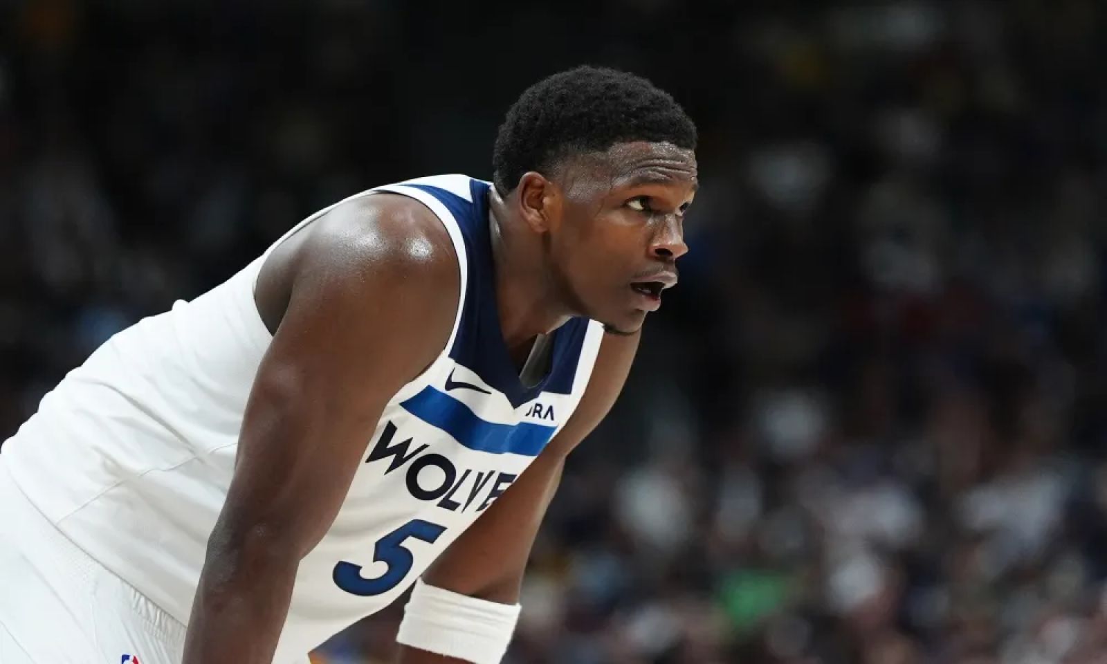 【影片】NBA/ 談自己與MJ的不同之處 Edwards：我能夠投三分 | 籃球筆記