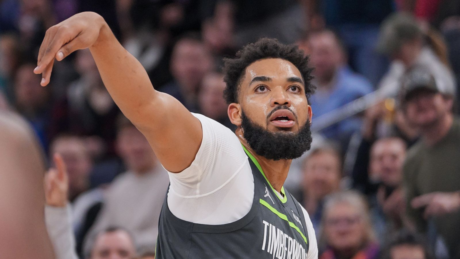 【影片】NBA / Towns破三項個人生涯新高 終場氣力放盡三分差不敵黃蜂 | 籃球筆記