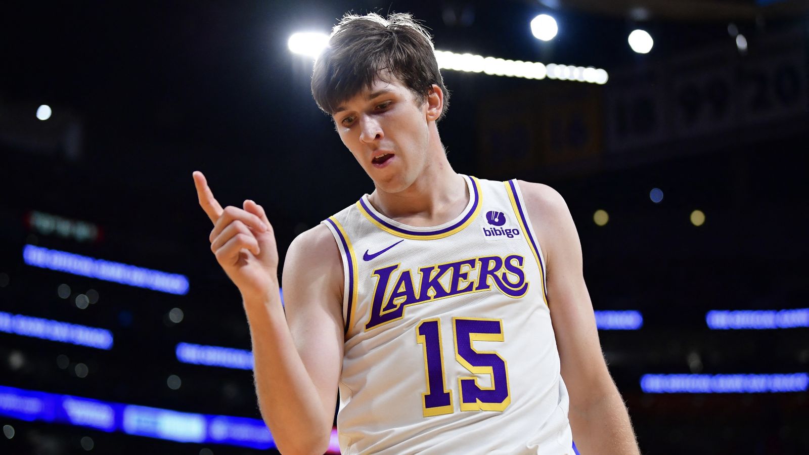 NBA / 湖人今日將Austin Reaves擺回先發 Russell尾椎骨挫傷缺席 | 籃球筆記