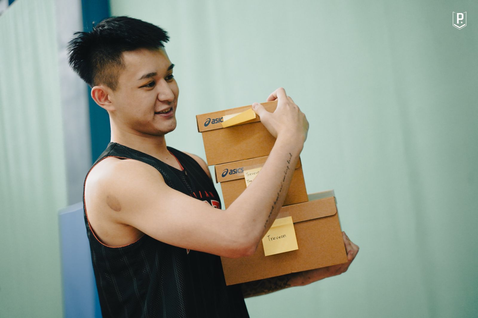 【影片】PLG/ 奪冠後送球隊每人一雙鞋！盧峻翔開玩笑：沒SGA這麼有錢送每個人一個勞力士 | 籃球筆記