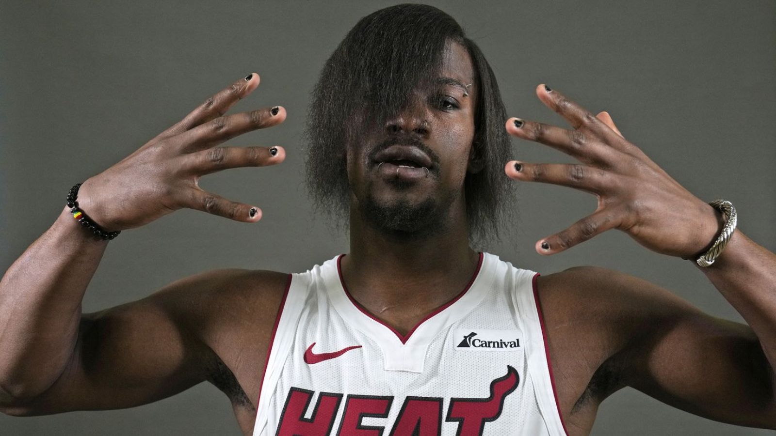【影片】NBA / Jimmy Butler嗆：「要是我有打 綠賽、尼克早就回家了」Josh Hart梗圖回應 | 籃球筆記