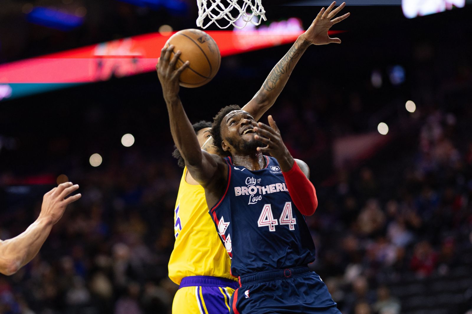 【影片】NBA/ 說AD「愛假摔」引湖人球迷不滿 Reed：當時應該要注意措辭 | 籃球筆記