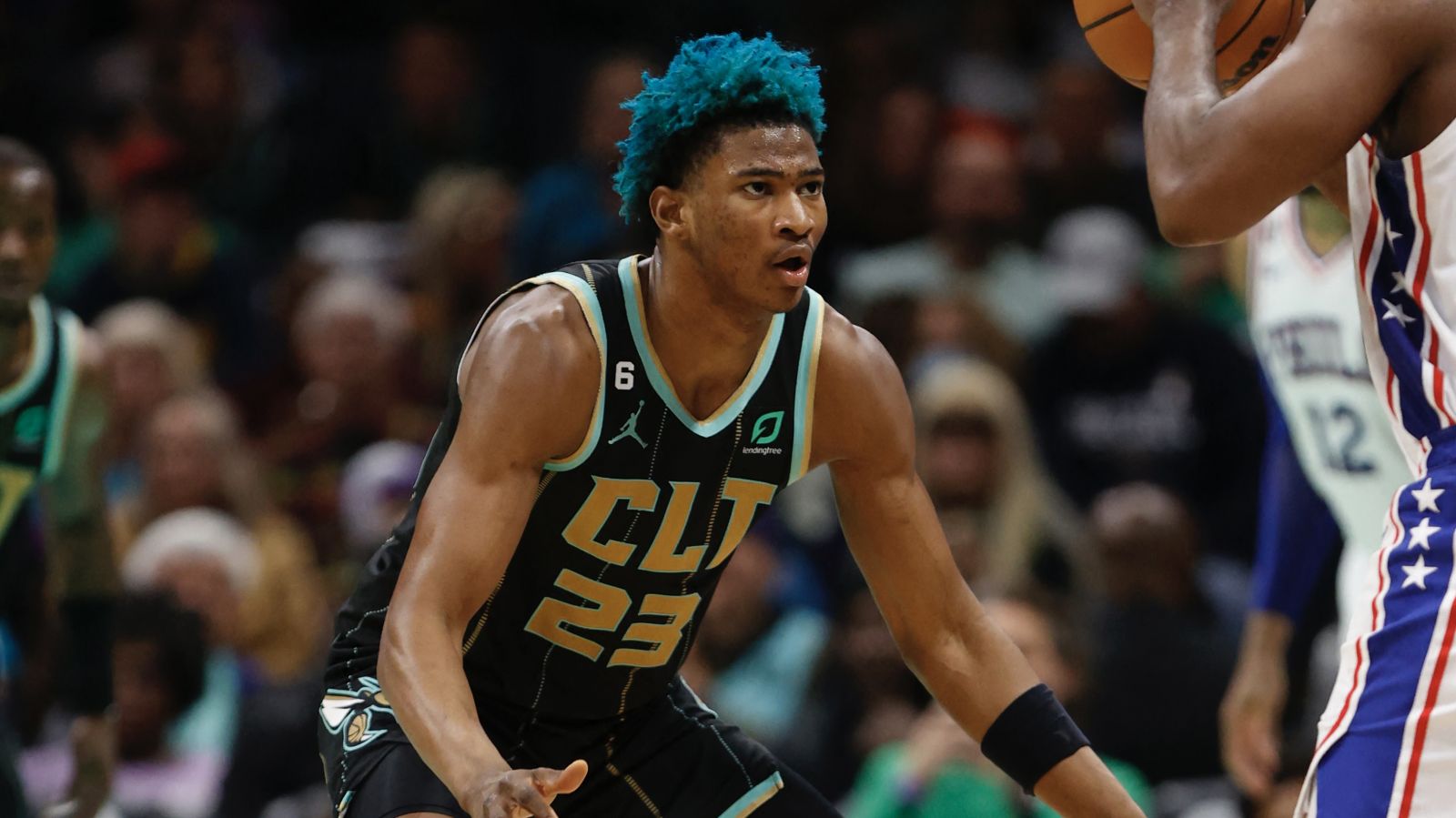 NBA / 黃蜂做出決定 Kai Jones將無限期離隊 | 籃球筆記