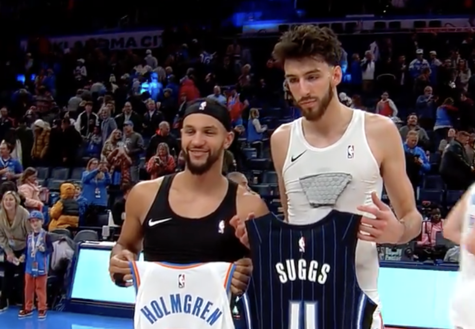 【影片】NBA / 高中同學一起打上NBA！Suggs、Chet首度對決賽後交換球衣 | 籃球筆記