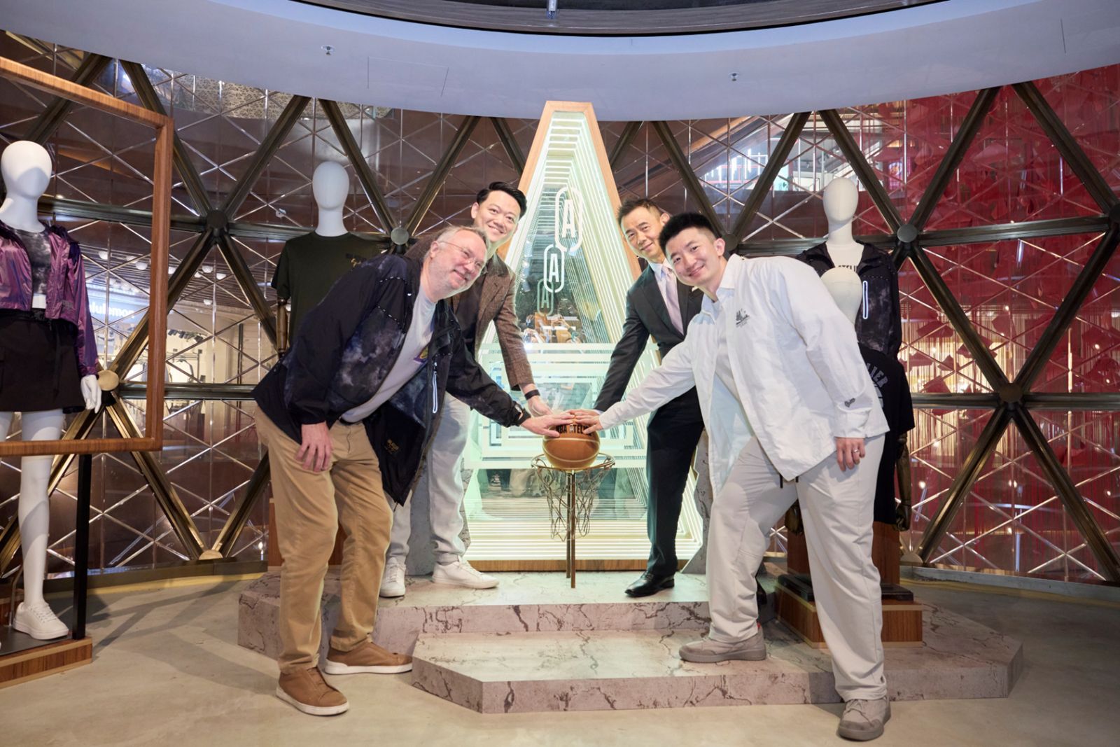 《NBA ATELIER x KYLE KUZMA》聯名系列正式曝光！目前已在大灣區NBA ATELIER專門店發售 | 籃球筆記