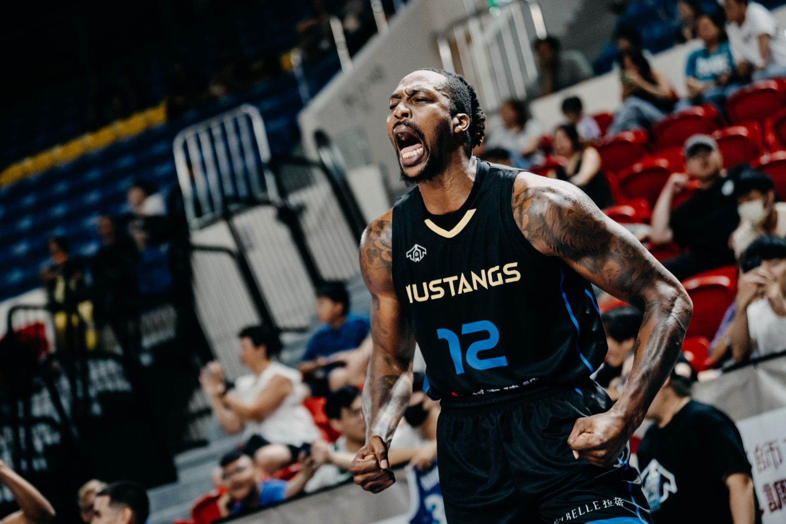 TAT / NBA三星發威 卡森斯大三元、庫克32分+霍華德雙10 野馬4連勝台北站提前封王 | 籃球筆記