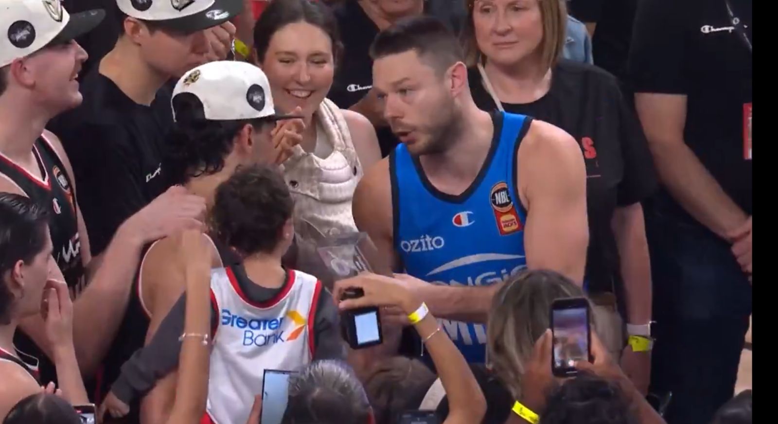 NBL / Dellavedova輸球但獲FMVP 致詞後將獎盃送給對手Hickey：這是屬於你的 | 籃球筆記