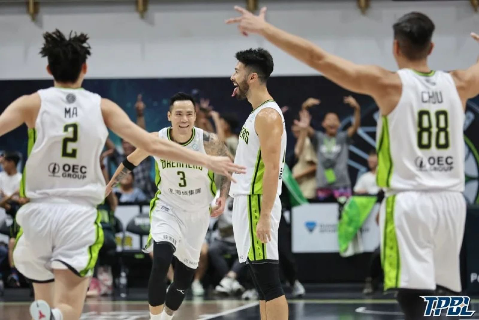 TPBL / 簡浩飆壓哨logo shot 夢想家20分大勝戰神奪開幕主場連勝 | 籃球筆記