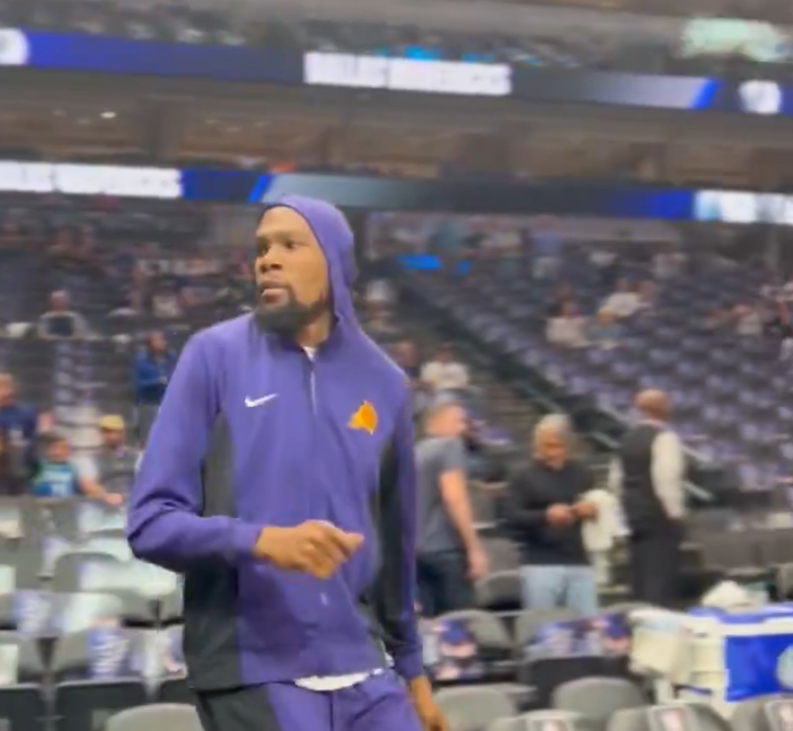 NBA / KD賽前熱身進場遭球迷嗆「X子」 最後阻止保全將球迷趕出場 | 籃球筆記