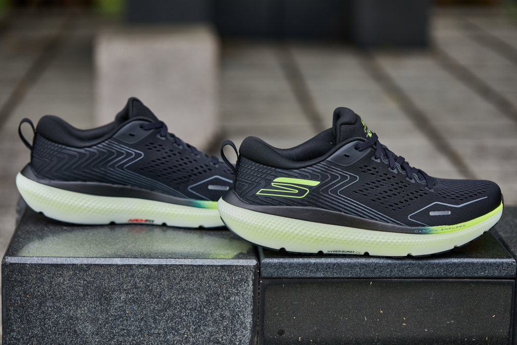 【評測】SKECHERS GO RUN RIDE 11 — 緩震舒適 X 能量回饋的全方位跑鞋 | 文章 | 運動筆記