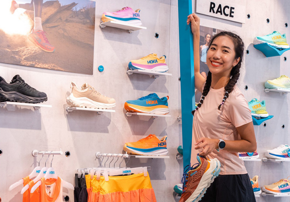 【品牌動態】hoka全台首間品牌專門店 A11跑鞋新地標 陽光女孩cindy開箱三大亮點 文章 運動筆記
