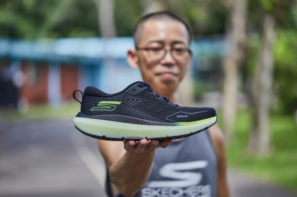 【評測】SKECHERS GO RUN RIDE 11 — 緩震舒適 X 能量回饋的全方位跑鞋 | 文章 | 運動筆記