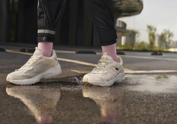 【品牌動態】adidas 全新秋冬系列 大推 SPIRITAIN 2000 GTX 跑鞋防水科技 | 文章 | 運動筆記