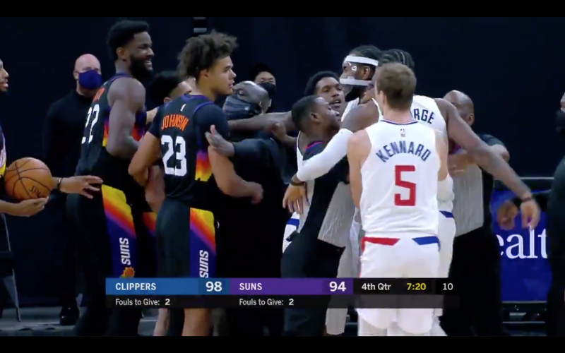 【影片】NBA / George、Booker衝突被吹技犯 兩人賽後解釋 | 籃球筆記