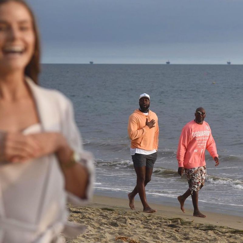 NBA / Wade亂入情侶求婚 大方合照還受邀參加婚禮 | 籃球筆記