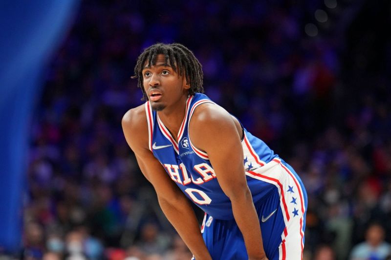 NBA / Maxey砍33分、76人雙星合砍47分 險勝騎士奪五連勝 | 籃球筆記