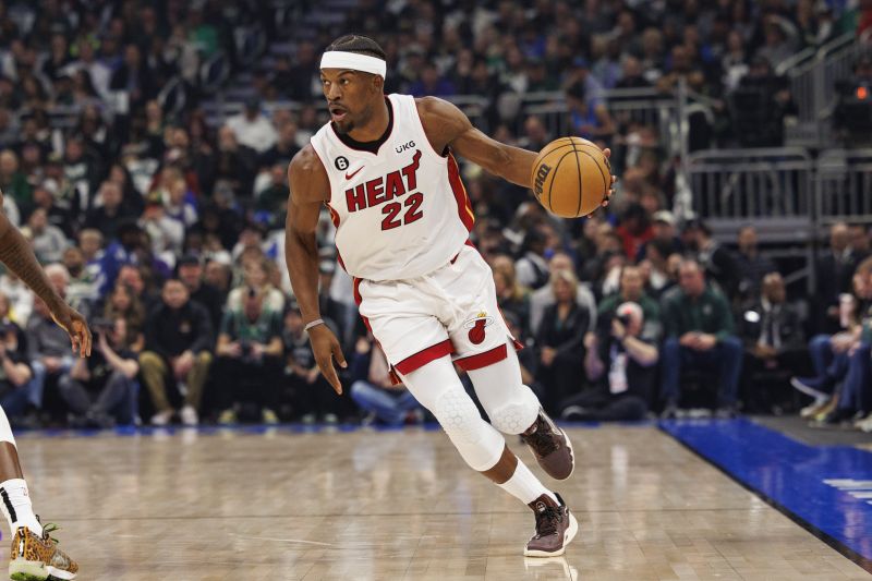 【影片】NBA / MJ附體！Jimmy Butler狂砍56分生涯新高 率熱火逆轉公鹿 | 籃球筆記