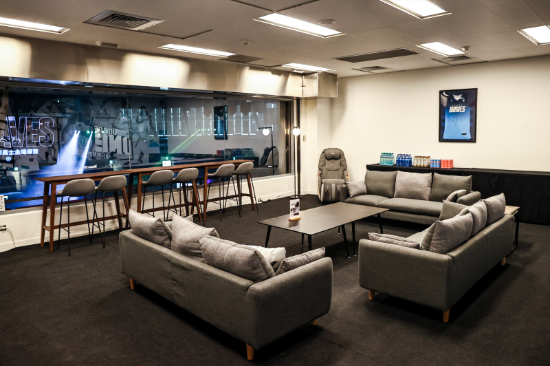 PLG / 富邦勇士球員休息室、VIP包廂全面升級！林志傑讚：有家的感覺 | 籃球筆記