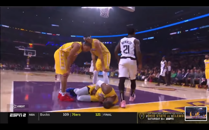 【影片】LeBron James開賽被Beverley撞到胯下：狀況回到五天前 | 籃球筆記