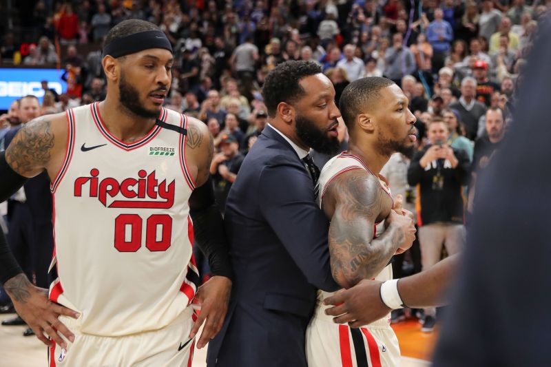 【新聞】NBA/ 消息人士表示Lillard不會因為抱怨舉動被罰款 | 籃球筆記