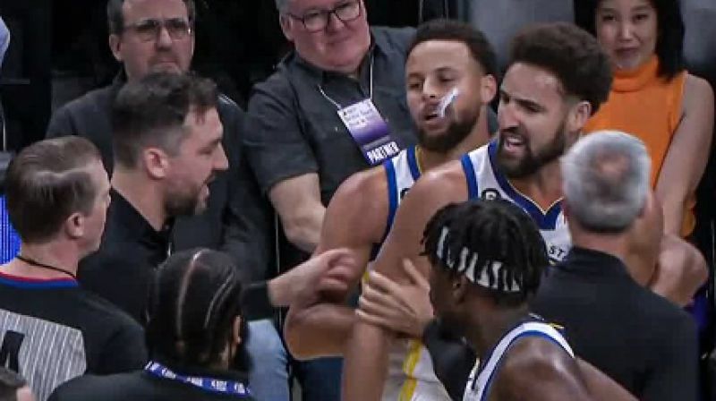 【影片】NBA / 不滿Booker垃圾話! Thompson暴怒連吃兩T遭驅逐出場 Curry趕忙上前阻攔 | 籃球筆記