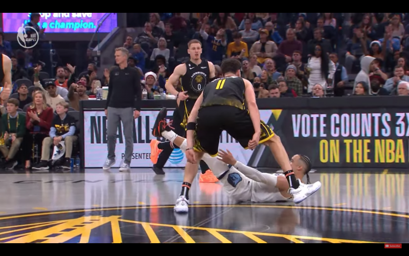 【影片】NBA / Klay Thompson命中後對Brooks極致嘲諷：還沒贏球就談王朝為之過早 | 籃球筆記