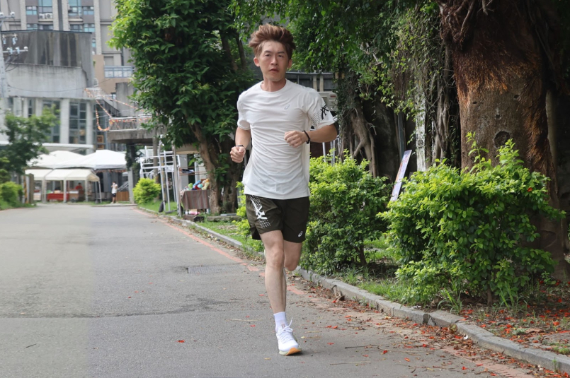 【跑鞋】4D 跑格全開ASICS GEL-KAYANO 32 | 網誌 | 運動筆記