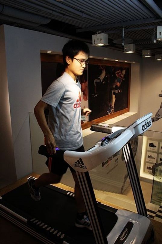 adidas Running Lab 專屬跑者的旗艦服務 | 文章 | 運動筆記