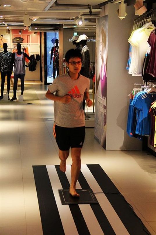 adidas Running Lab 專屬跑者的旗艦服務 | 文章 | 運動筆記
