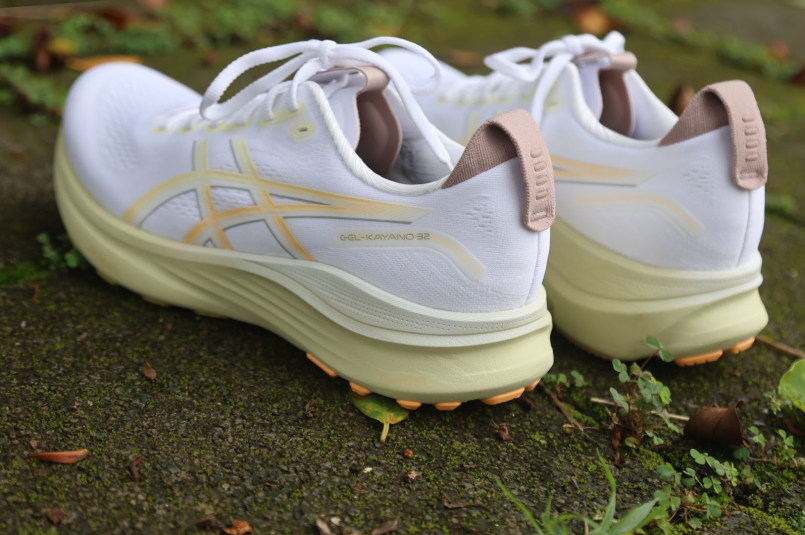 【跑鞋】4D 跑格全開ASICS GEL-KAYANO 32 | 網誌 | 運動筆記