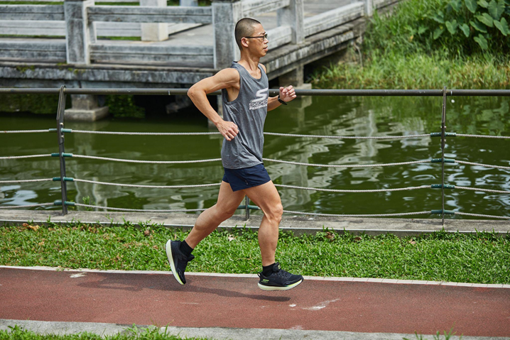 【評測】SKECHERS GO RUN RIDE 11 — 緩震舒適 X 能量回饋的全方位跑鞋 | 文章 | 運動筆記